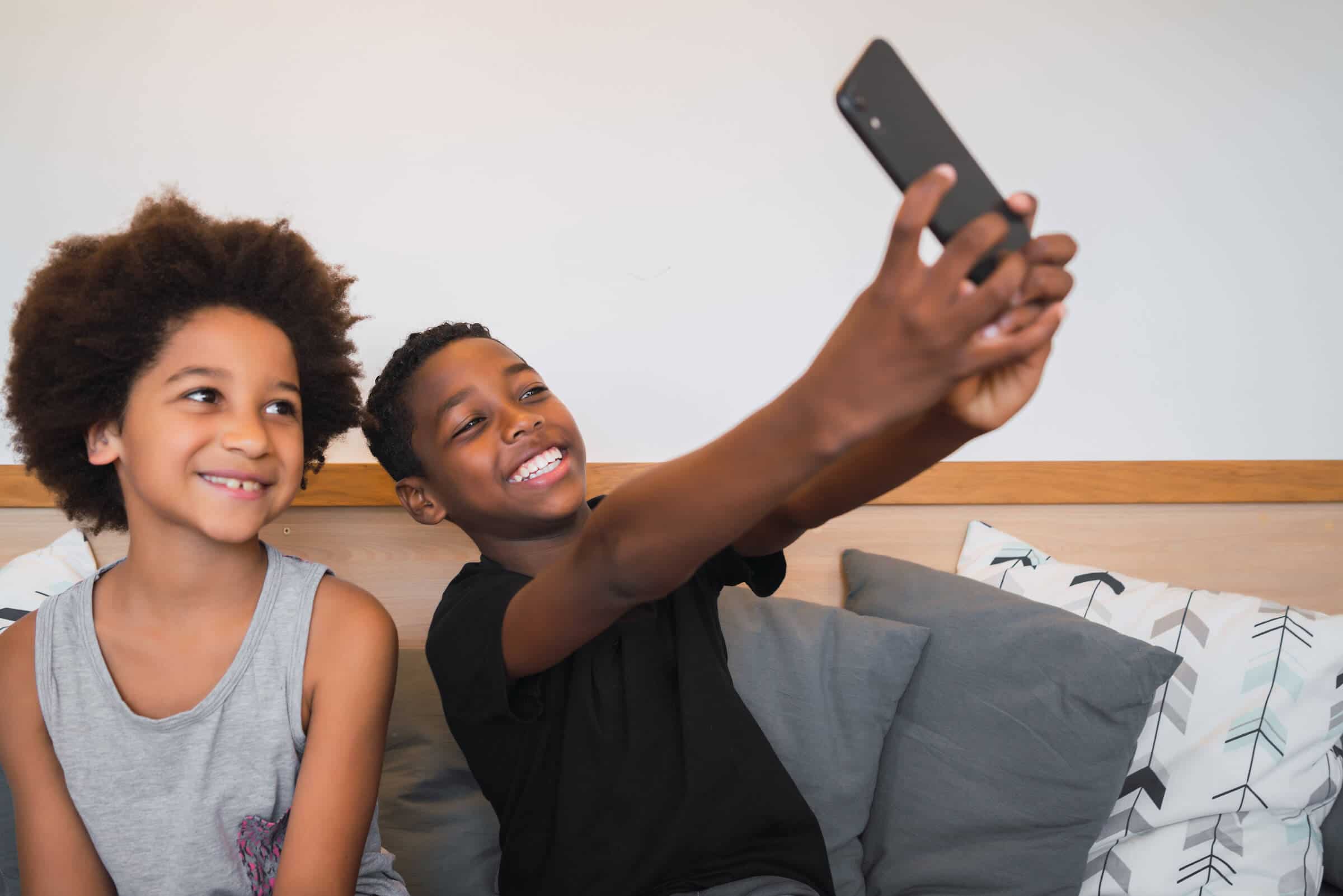 Peer Pressure with Phones — Gabb