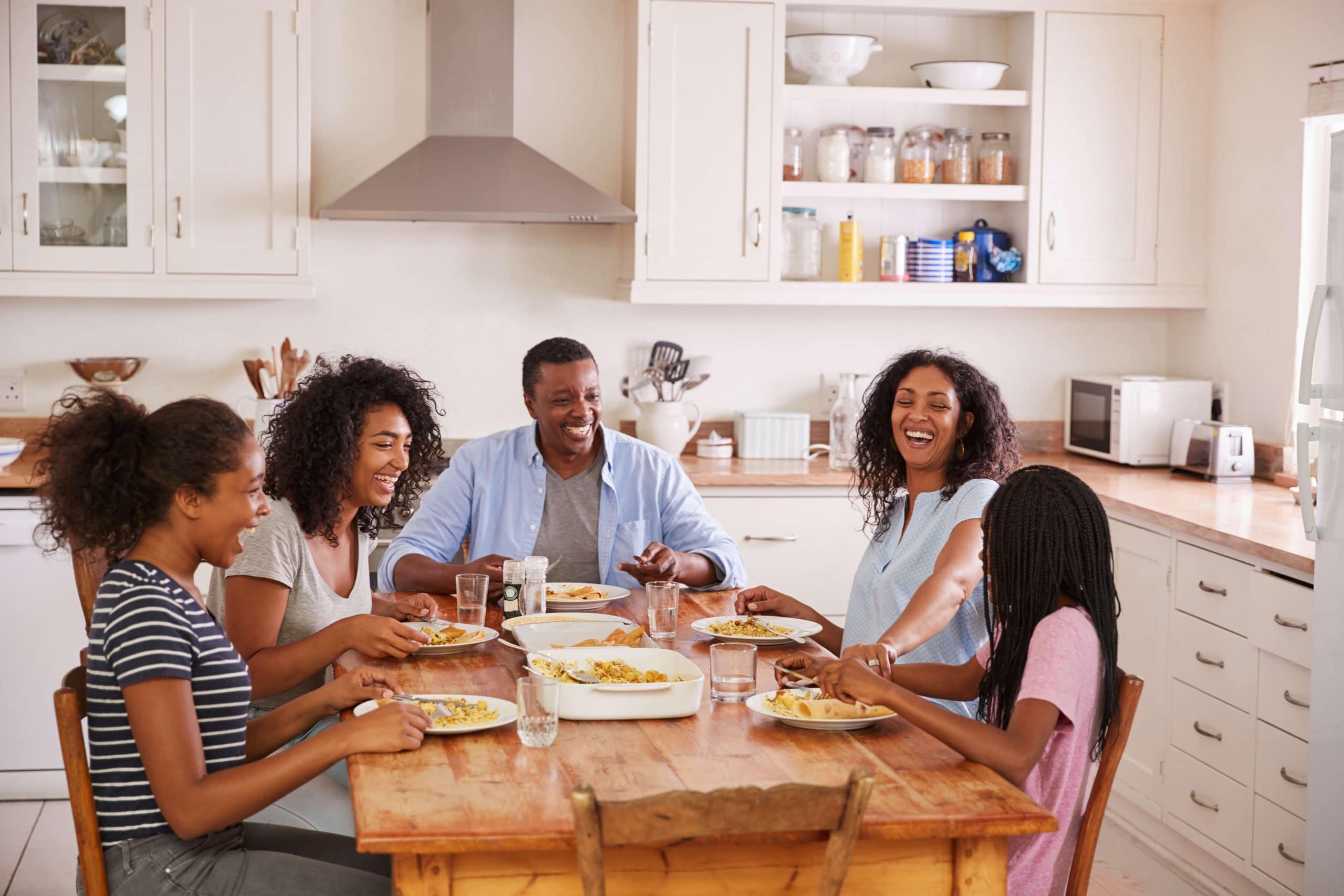 Why Dinner Should Be A No Phone Zone — Gabb