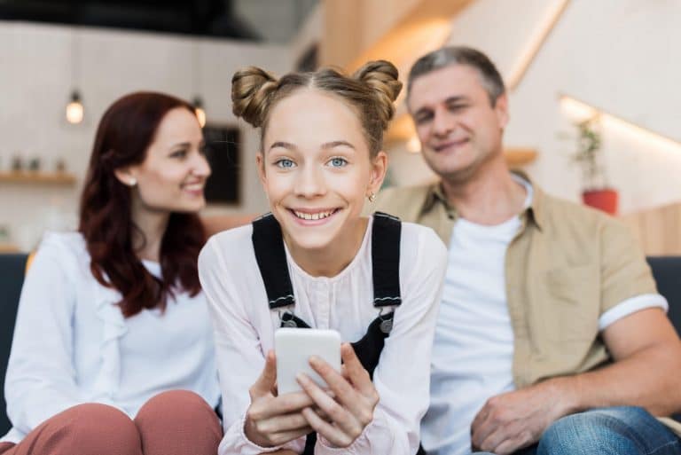 Kids Phone Plans (What's the Best Option for Price and Features?)