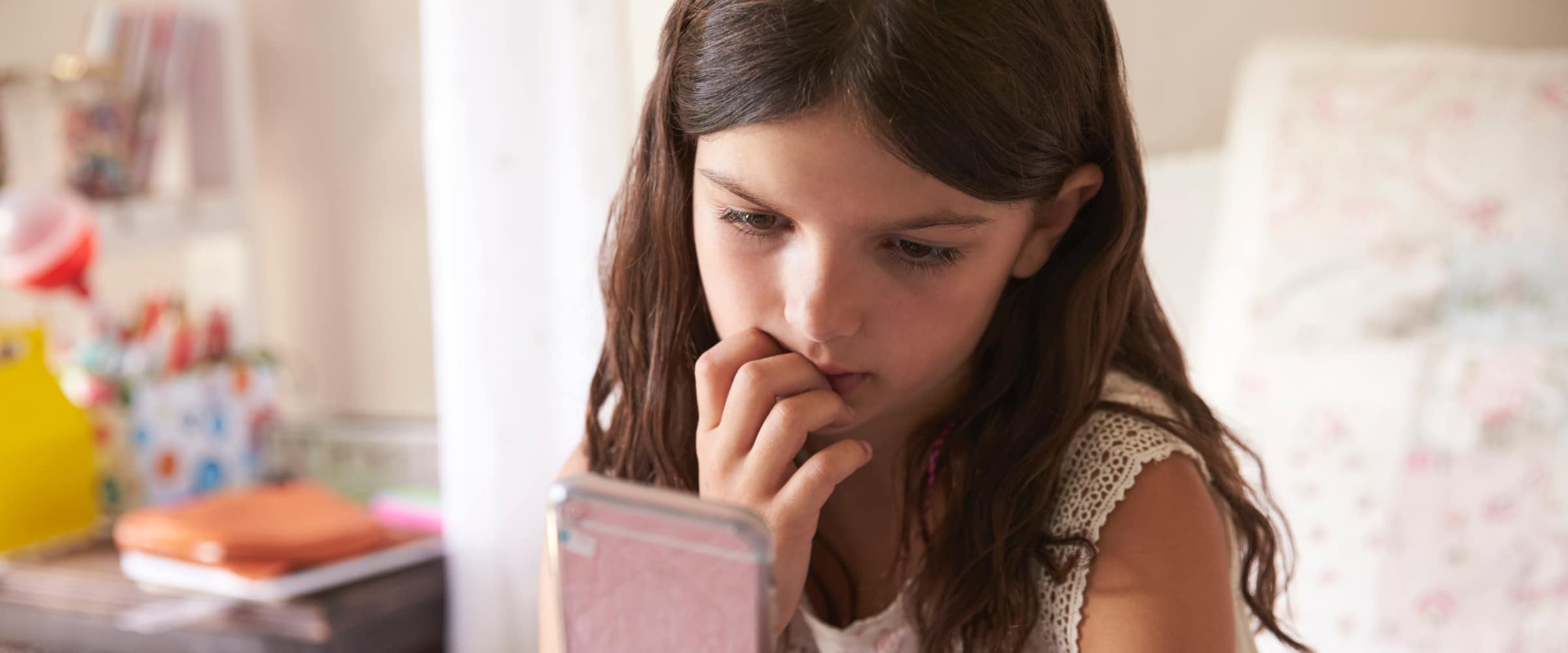 Phones Without Social Media: Is the New Trend Saving Kids?