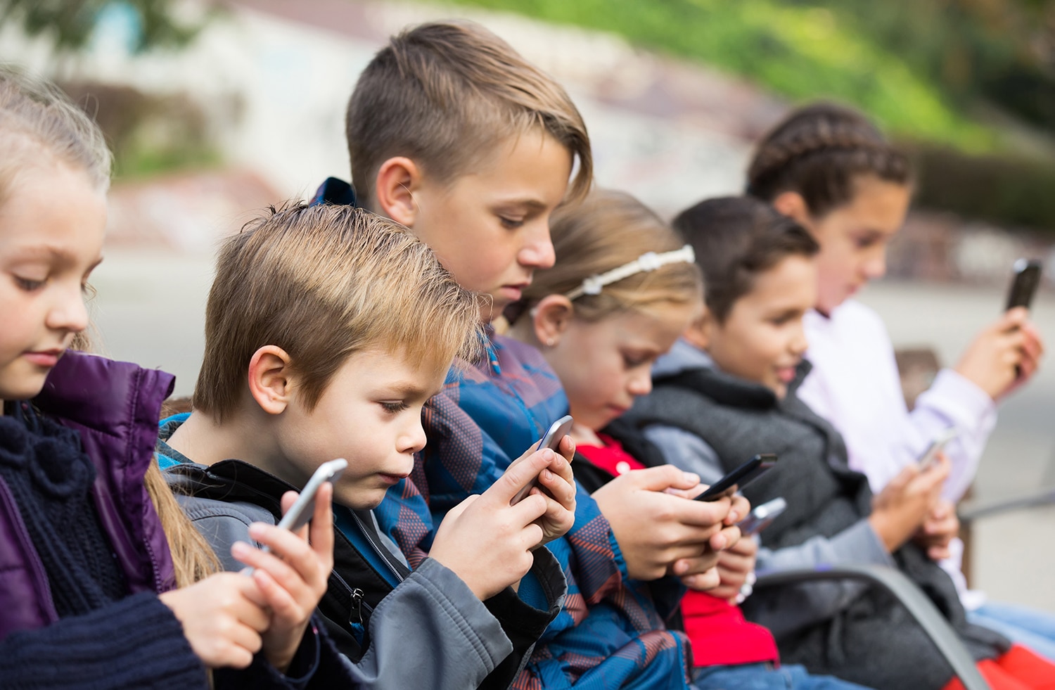 Phone Etiquette for Kids: When Should Phones Be Put Away?